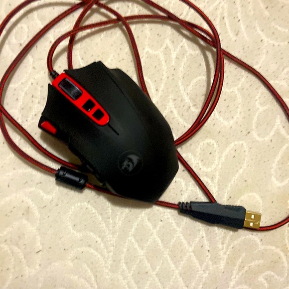 red dragon | Accessories | Selling A Redragon M9 Wired Gaming Mouse ...